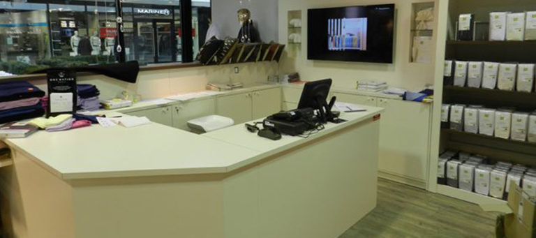 Achat de meubles de sortie de caisse pour magasins